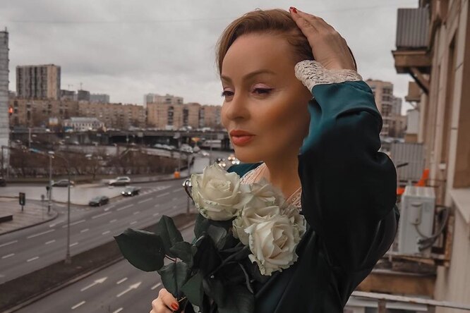 55 летняя звезда «Бальзаковского возраста Жанна Эппле восхищает