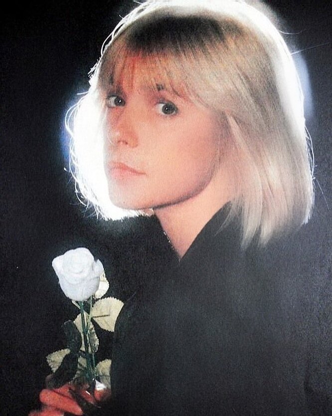 Как выглядела Вера Глаголева в юности: фото матери выложила Анна Нахапетова